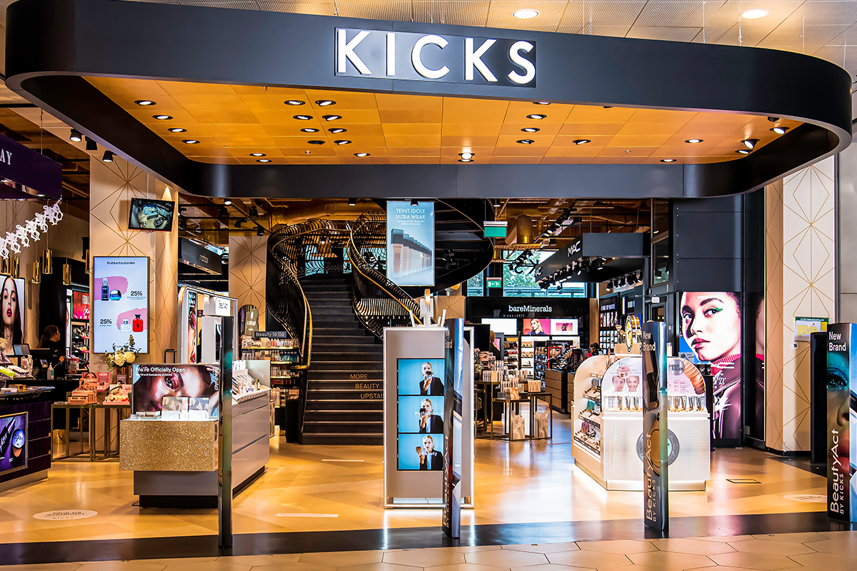 Boka tid hos KICKS Flagship Store i Femman, Göteborg