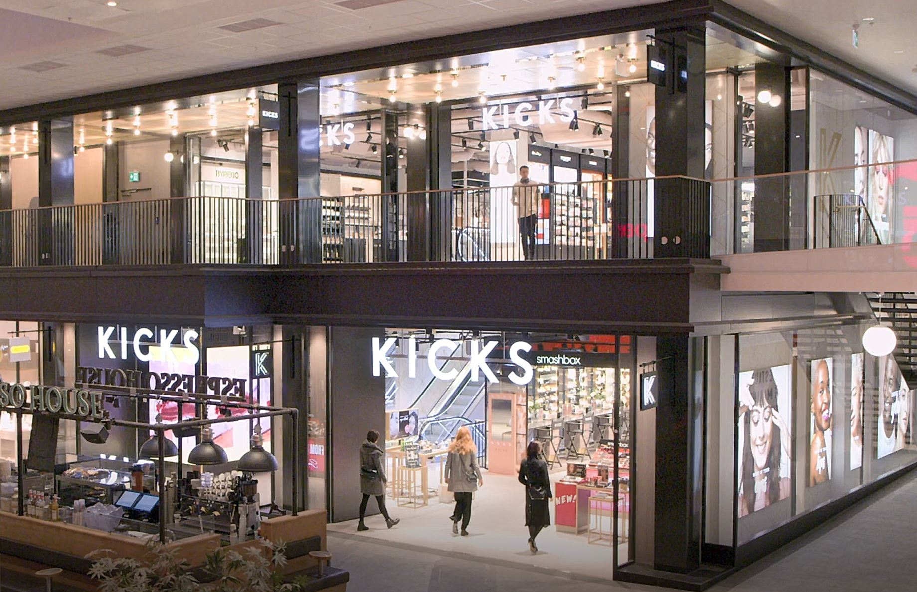 Boka tid hos KICKS Flagship Store i Gallerian, Stockholm